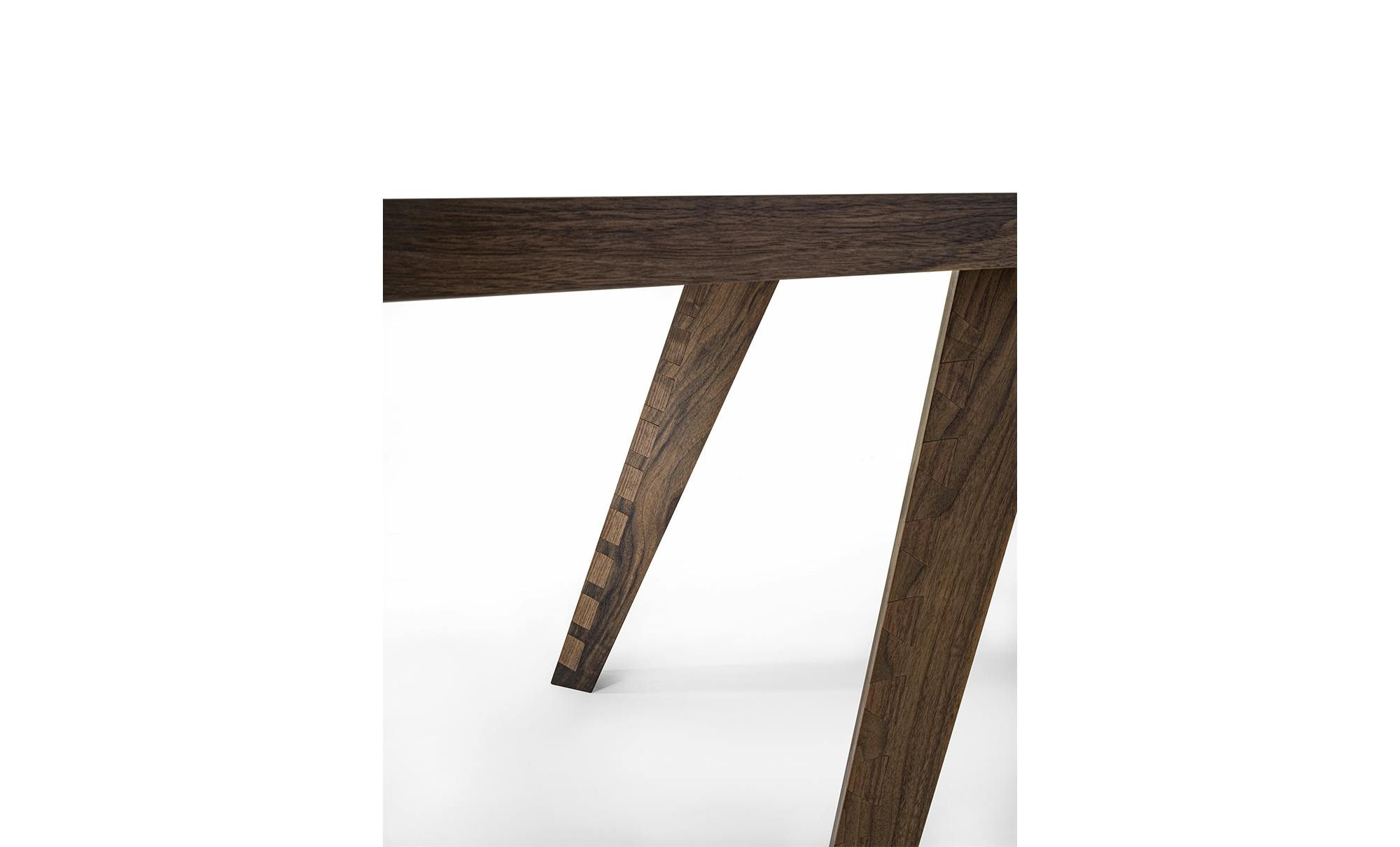 dovetail dining table